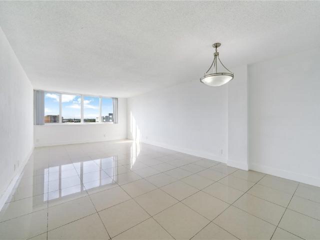 Luxury apartment complex for rent in Miami, Florida