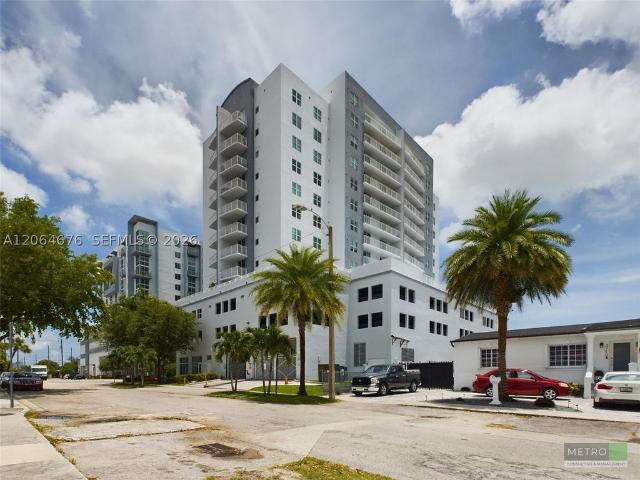 Luxury apartment complex for rent in Miami, Florida