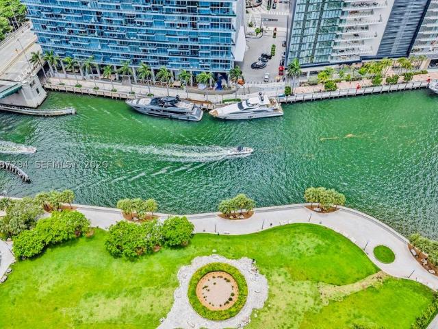Luxury apartment complex for rent in Miami, Florida