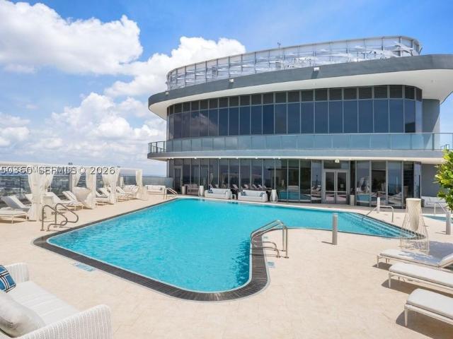 Luxury apartment complex for rent in Miami, Florida
