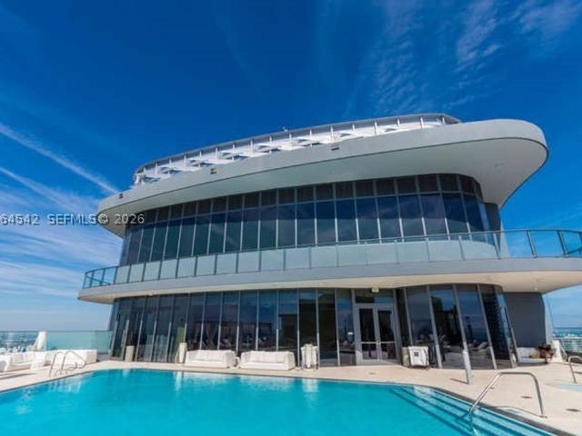 Luxury apartment complex for rent in Miami, Florida