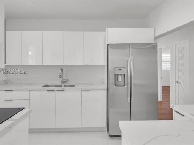 Luxury apartment complex for rent in Miami, Florida