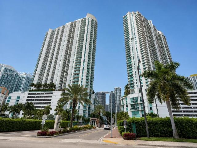 Luxury apartment complex for rent in Miami, Florida
