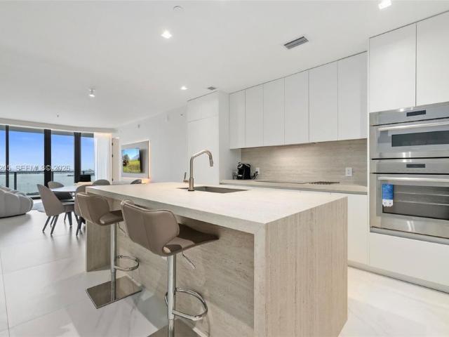 Luxury apartment complex for rent in Miami, Florida
