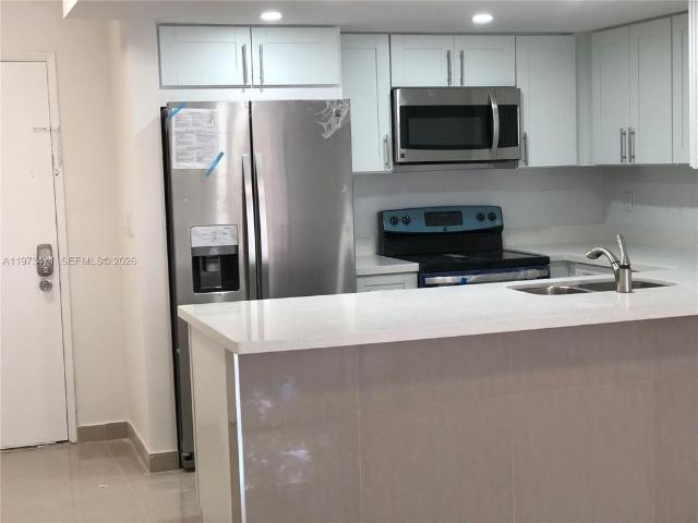 Luxury apartment complex for rent in Miami, Florida