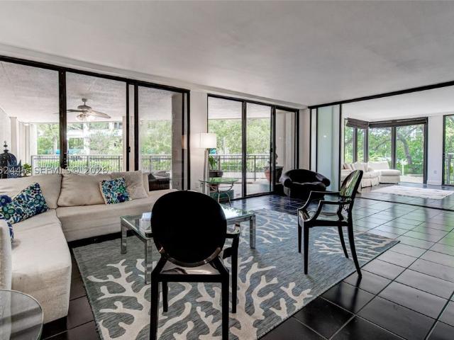 Luxury apartment complex for rent in Miami, Florida