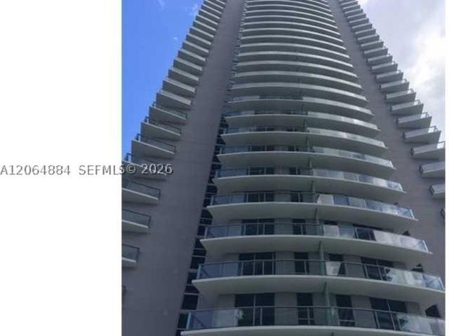 Luxury apartment complex for rent in Miami, Florida