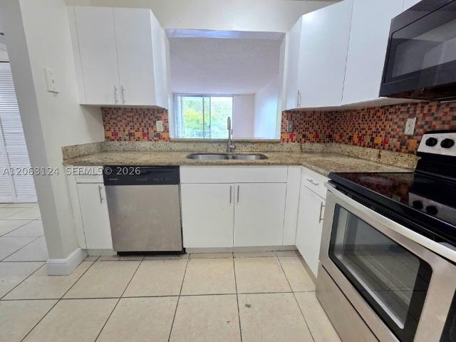 Luxury apartment complex for rent in Miami, Florida