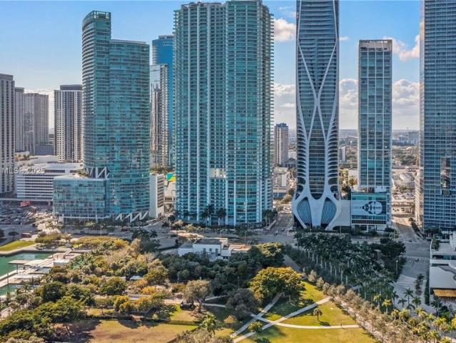 Luxury apartment complex for rent in Miami, Florida