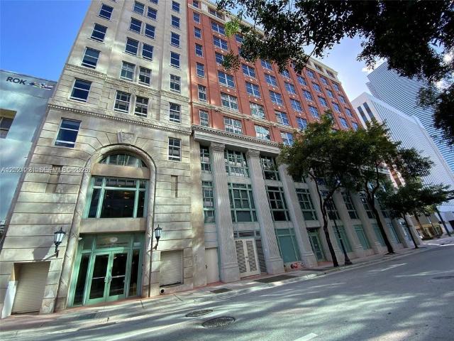 Luxury apartment complex for rent in Miami, Florida