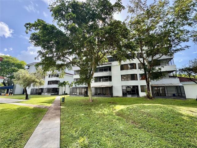 Luxury apartment complex for rent in Miami, Florida