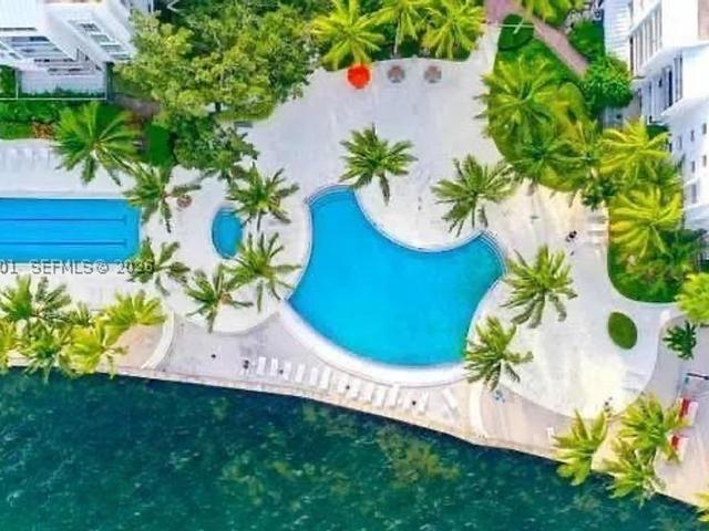 Luxury apartment complex for rent in Miami, Florida
