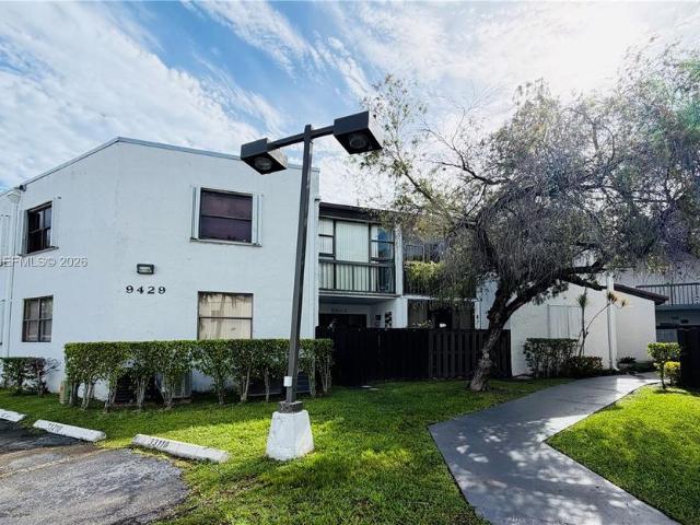 Luxury apartment complex for rent in Miami, Florida