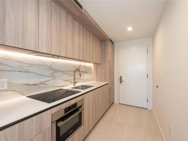 Luxury apartment complex for rent in Miami, Florida