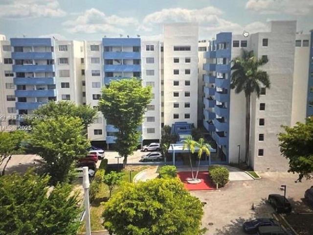 Luxury apartment complex for rent in Miami, Florida