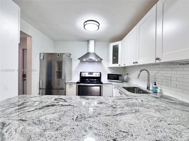 Luxury apartment complex for rent in Miami, Florida