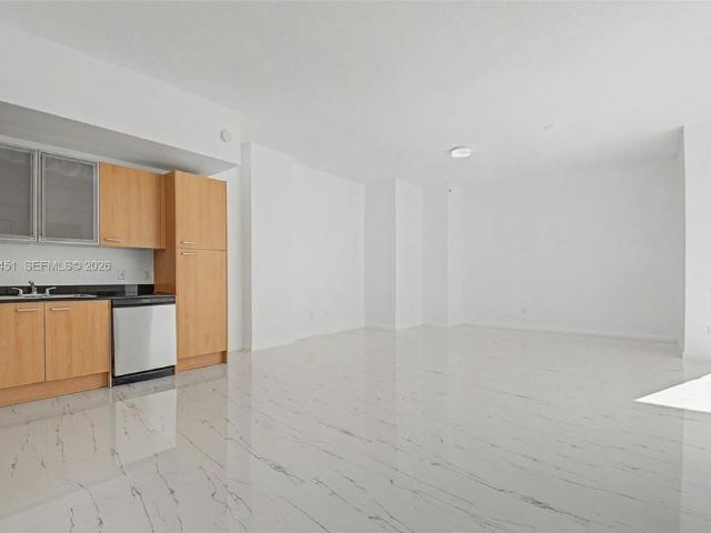 Luxury apartment complex for rent in Miami, Florida