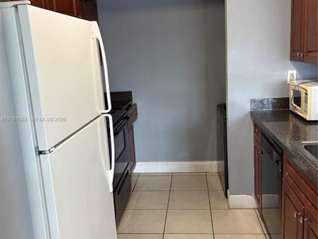 Luxury apartment complex for rent in Miami, Florida
