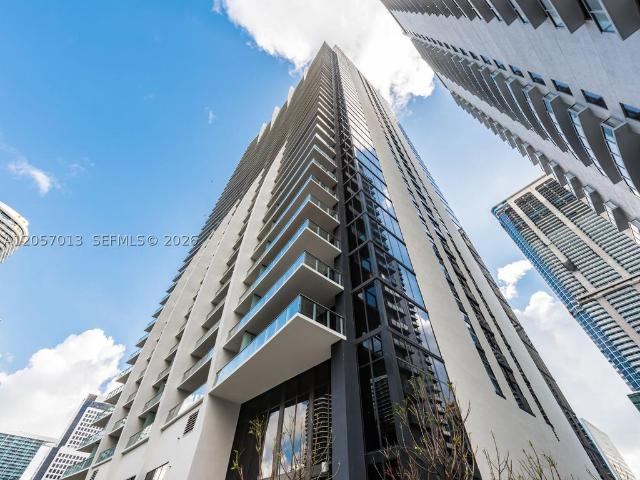 Luxury apartment complex for rent in Miami, Florida