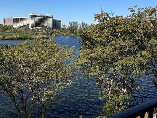 Luxury apartment complex for rent in Miami, Florida