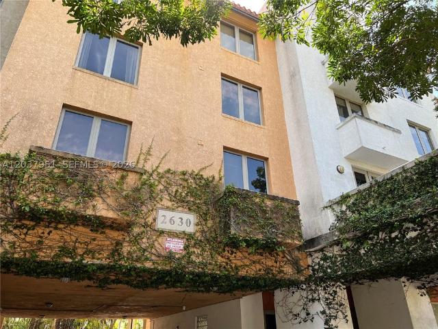 Luxury apartment complex for rent in Miami, Florida