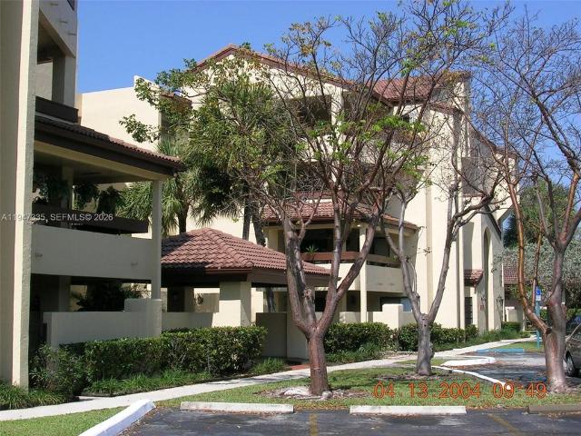 Luxury apartment complex for rent in Miami, Florida
