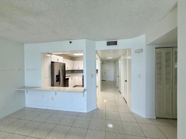 Luxury apartment complex for rent in Miami, Florida