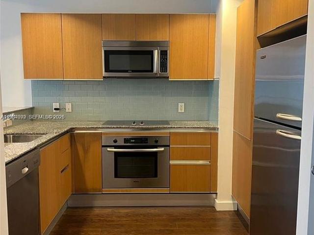 Luxury apartment complex for rent in Miami, Florida