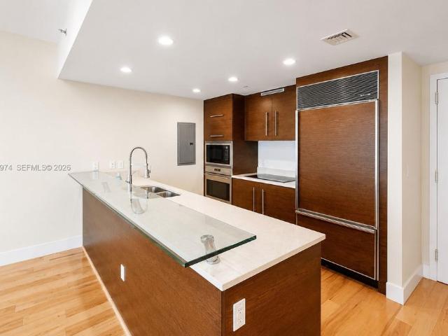 Luxury apartment complex for rent in Miami, Florida