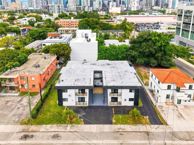 Luxury apartment complex for rent in Miami, Florida