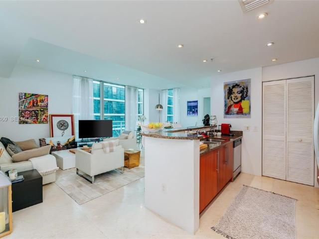 Luxury apartment complex for rent in Miami, Florida