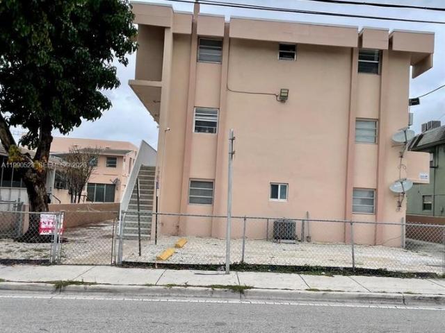 Luxury apartment complex for rent in Miami, Florida