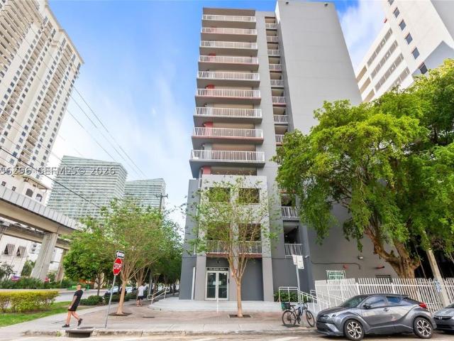 Luxury apartment complex for rent in Miami, Florida