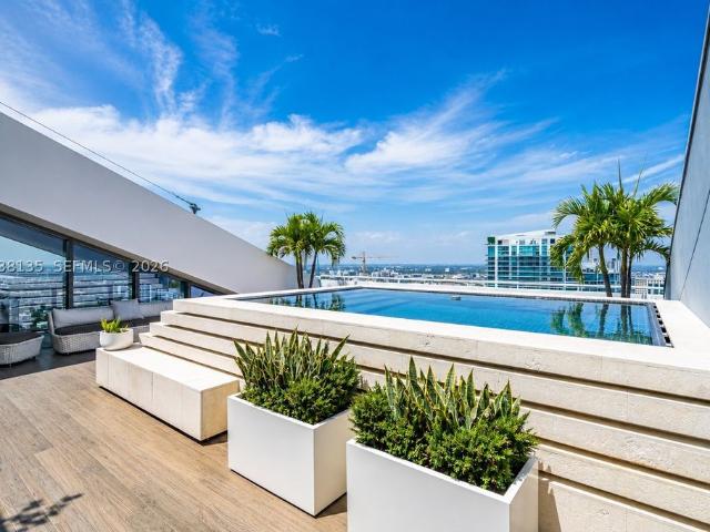 Luxury apartment complex for rent in Miami, Florida