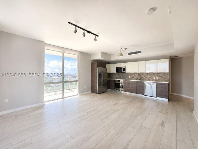Luxury apartment complex for rent in Miami, Florida