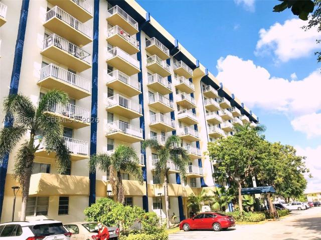 Luxury apartment complex for rent in Miami, Florida