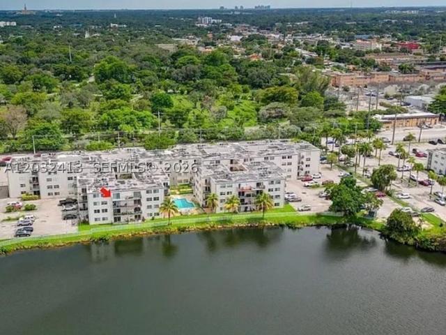 Luxury apartment complex for rent in Miami, Florida