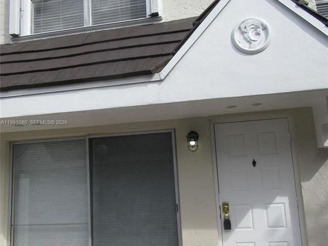 Luxury apartment complex for rent in Miami, Florida