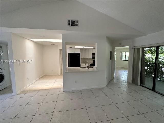Luxury apartment complex for rent in Miami, Florida