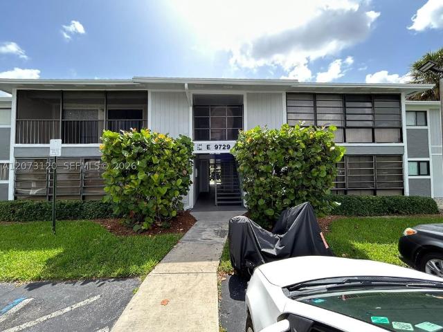Luxury apartment complex for rent in Miami, Florida