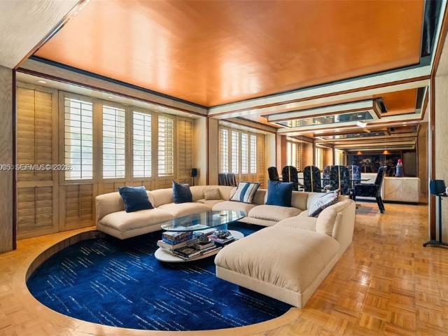 Luxury apartment complex for rent in Miami, United States