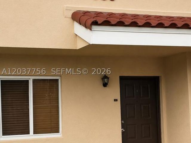 Luxury apartment complex for rent in Miami, Florida