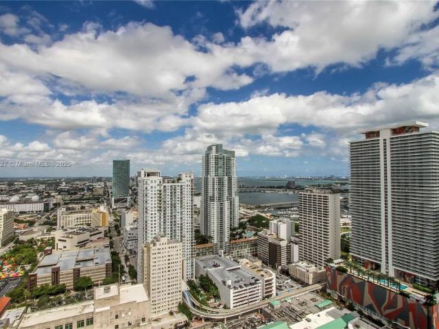 Luxury apartment complex for rent in Miami, Florida