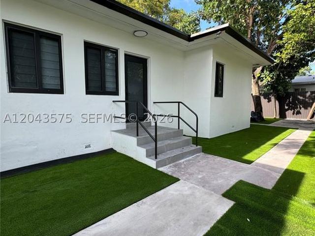 Luxury apartment complex for rent in Miami, Florida