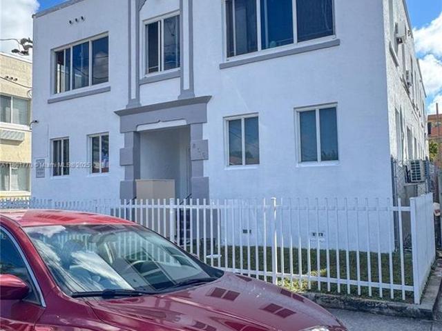 Luxury apartment complex for rent in Miami, Florida