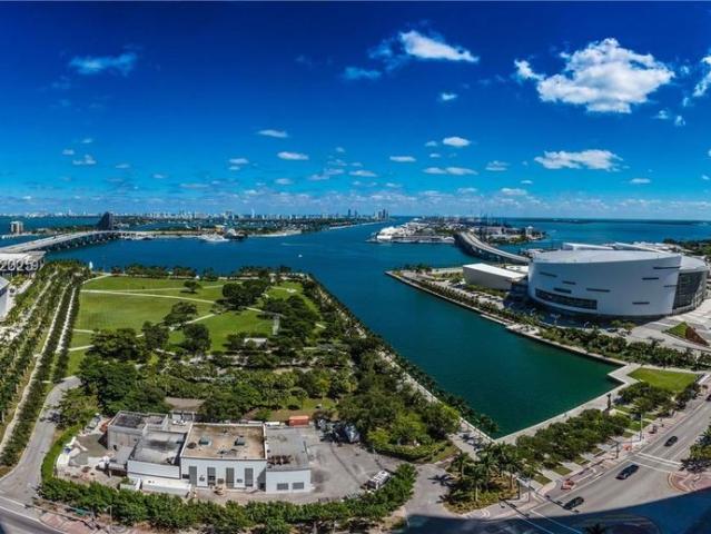 Luxury apartment complex for rent in Miami, Florida