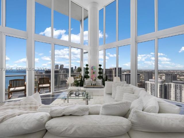 Luxury apartment complex for rent in Miami, Florida
