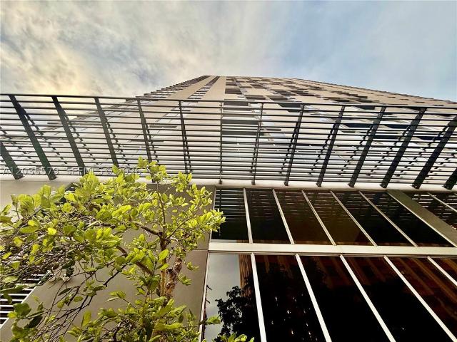 Luxury apartment complex for rent in Miami, Florida