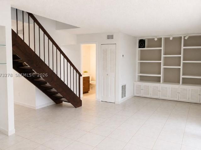 Luxury apartment complex for rent in Miami, Florida