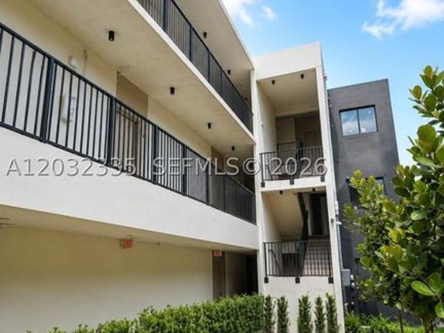Luxury apartment complex for rent in Miami, Florida